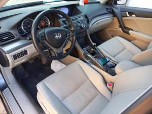 Pelēks Honda Accord 2010 Rīga, ar dzinēja tilpumu 2.20 L un nobraukumu 300 tūkst. km par 3990 €, foto 9 vietnē AUTOMOTO.COM.LV