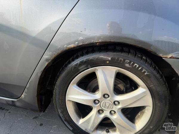 Grey Honda Accord 2010 in Vilnius, with an engine capacity of 2.00 L and mileage of 281 thousand km for 2800 €, photo 8 on AUTOMOTO.COM.LV