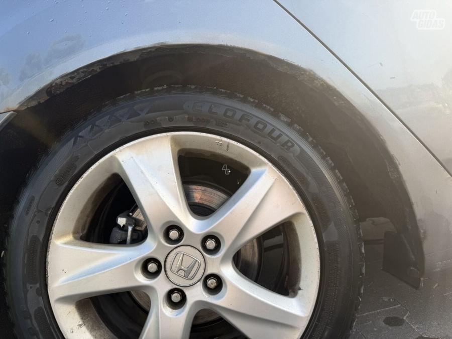 Grey Honda Accord 2010 in Vilnius, with an engine capacity of 2.00 L and mileage of 281 thousand km for 2800 €, photo 12 on AUTOMOTO.COM.LV