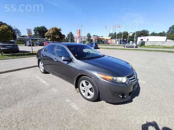 Grey Honda Accord 2010 in Riga, with an engine capacity of 2.00 L and mileage of 280 thousand km for 2150 €, photo 3 on AUTOMOTO.COM.LV