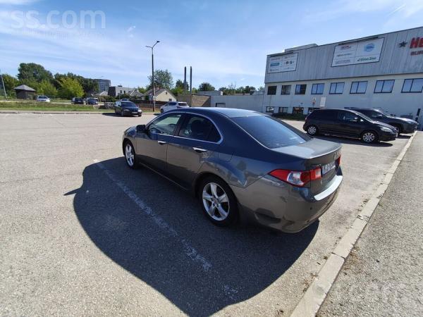 Grey Honda Accord 2010 in Riga, with an engine capacity of 2.00 L and mileage of 280 thousand km for 2150 €, photo 6 on AUTOMOTO.COM.LV