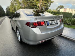Pelēks Honda Accord 2010 Tallina, ar dzinēja tilpumu 2.00 L un nobraukumu 255 tūkst. km par 2690 €, foto  vietnē AUTOMOTO.COM.LV