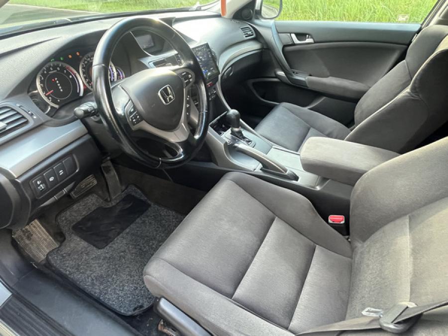 Pelēks Honda Accord 2010 Tallina, ar dzinēja tilpumu 2.00 L un nobraukumu 255 tūkst. km par 2690 €, foto 9 vietnē AUTOMOTO.COM.LV