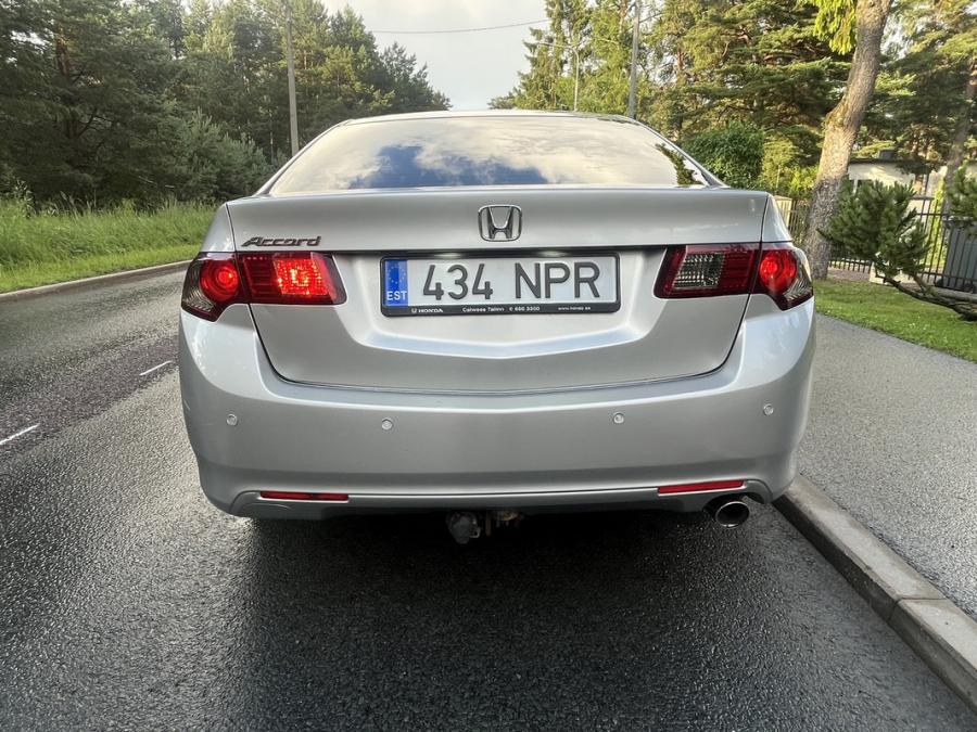 Pelēks Honda Accord 2010 Tallina, ar dzinēja tilpumu 2.00 L un nobraukumu 255 tūkst. km par 2690 €, foto 14 vietnē AUTOMOTO.COM.LV
