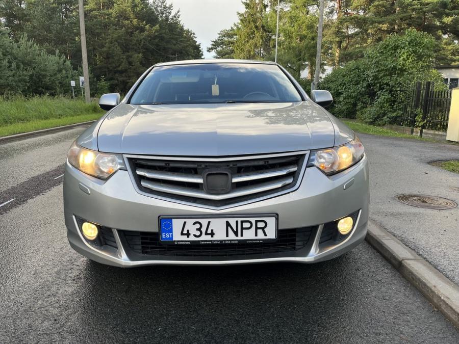 Pelēks Honda Accord 2010 Tallina, ar dzinēja tilpumu 2.00 L un nobraukumu 255 tūkst. km par 2690 €, foto 16 vietnē AUTOMOTO.COM.LV