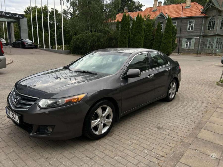 Pelēks Honda Accord 2010 Viļņa, ar dzinēja tilpumu 2.00 L un nobraukumu 269 tūkst. km par 4300 €, foto 1 vietnē AUTOMOTO.COM.LV