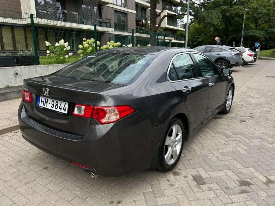 Pelēks Honda Accord 2010 Viļņa, ar dzinēja tilpumu 2.00 L un nobraukumu 269 tūkst. km par 4300 €, foto 6 vietnē AUTOMOTO.COM.LV