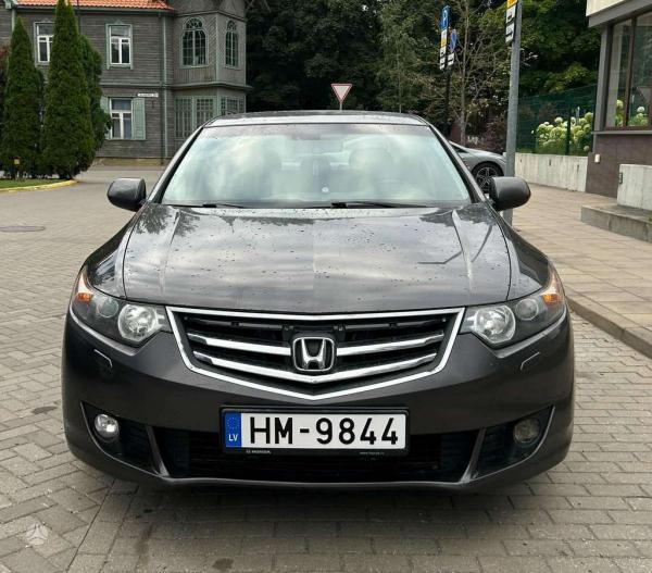 Pelēks Honda Accord 2010 Viļņa, ar dzinēja tilpumu 2.00 L un nobraukumu 279 tūkst. km par 4300 €, foto 3 vietnē AUTOMOTO.COM.LV