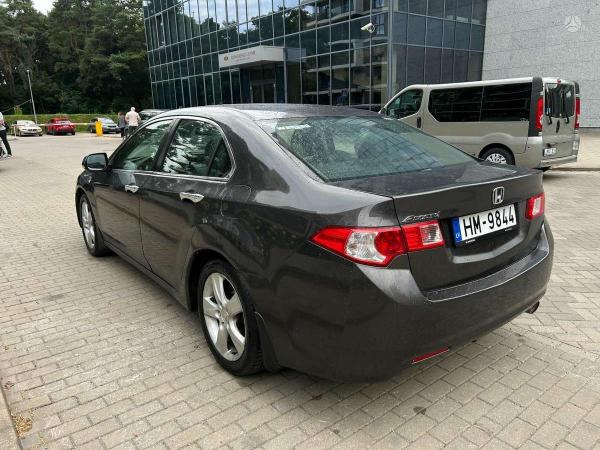 Pelēks Honda Accord 2010 Viļņa, ar dzinēja tilpumu 2.00 L un nobraukumu 279 tūkst. km par 4300 €, foto 8 vietnē AUTOMOTO.COM.LV