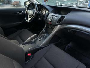 Grey Honda Accord 2010 in Vilnius, with an engine capacity of 2.00 L and mileage of 279 thousand km for 4300 €, photo 10 on AUTOMOTO.COM.LV