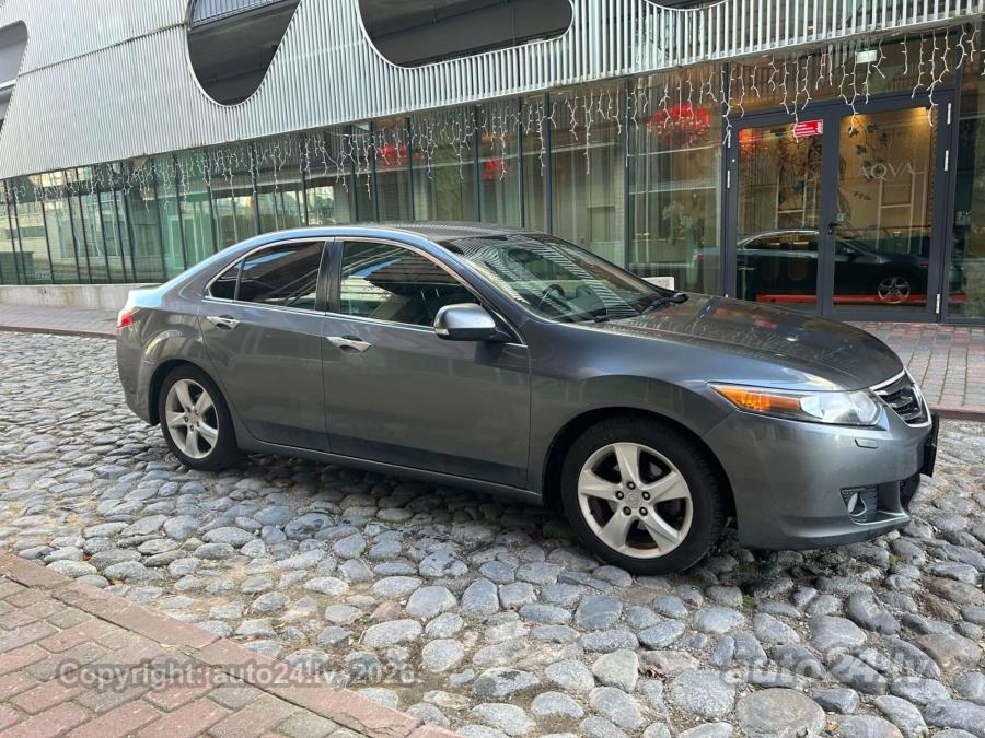 Grey Honda Accord 2010 in Rakvere, with an engine capacity of 2.00 L and mileage of 277 thousand km for 3300 €, photo 5 on AUTOMOTO.COM.LV