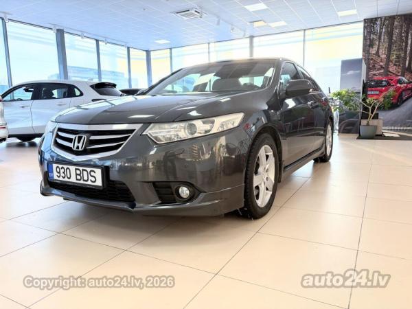 Grey Honda Accord 2011 in Viljandi, with an engine capacity of 2.40 L and mileage of 203 thousand km for 6900 €, photo 3 on AUTOMOTO.COM.LV
