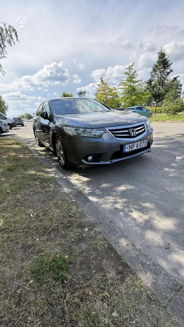 Grey Honda Accord 2011 in Vilnius, with an engine capacity of 2.35 L and mileage of 223 thousand km for 4700 €, photo 5 on AUTOMOTO.COM.LV