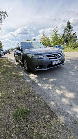 Grey Honda Accord 2011 in Vilnius, with an engine capacity of 2.35 L and mileage of 223 thousand km for 4700 €, photo 6 on AUTOMOTO.COM.LV