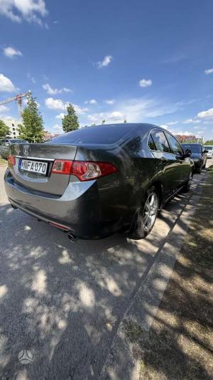 Grey Honda Accord 2011 in Vilnius, with an engine capacity of 2.35 L and mileage of 223 thousand km for 4700 €, photo 8 on AUTOMOTO.COM.LV