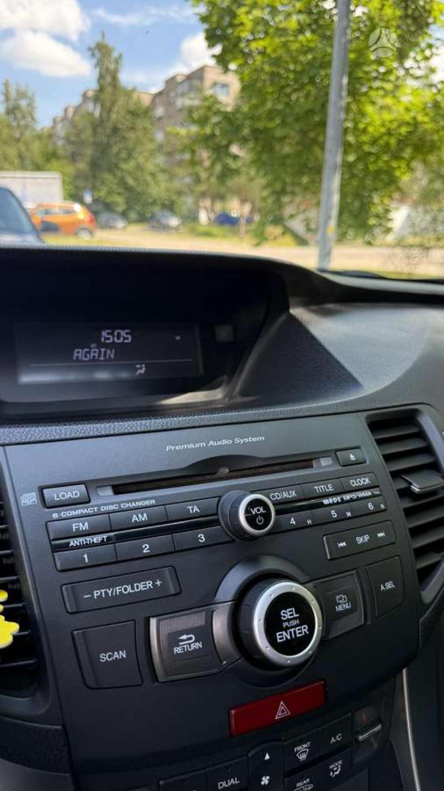 Grey Honda Accord 2011 in Vilnius, with an engine capacity of 2.35 L and mileage of 223 thousand km for 4700 €, photo 17 on AUTOMOTO.COM.LV