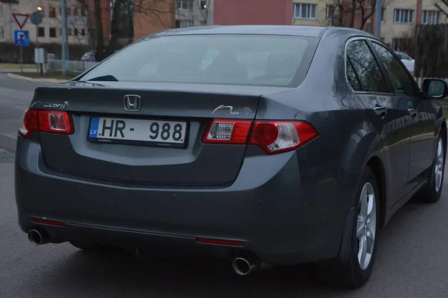 Grey Honda Accord 2011 in Riga, with an engine capacity of 2.40 L and mileage of 237 thousand km for 3500 €, photo 4 on AUTOMOTO.COM.LV