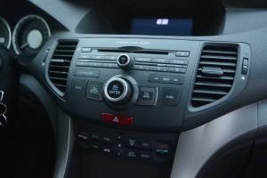 Grey Honda Accord 2011 in Riga, with an engine capacity of 2.40 L and mileage of 237 thousand km for 3500 €, photo 14 on AUTOMOTO.COM.LV