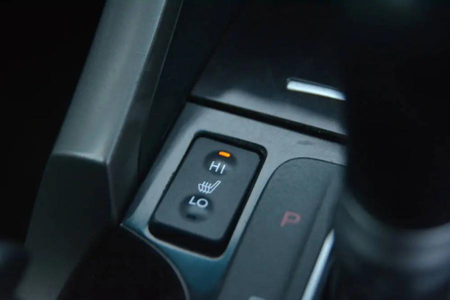 Grey Honda Accord 2011 in Riga, with an engine capacity of 2.40 L and mileage of 237 thousand km for 3500 €, photo 18 on AUTOMOTO.COM.LV