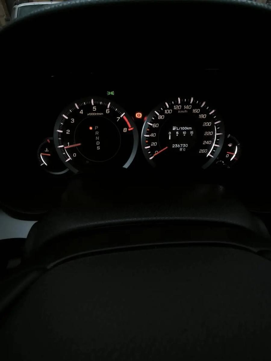 Grey Honda Accord 2011 in Riga, with an engine capacity of 2.40 L and mileage of 237 thousand km for 3500 €, photo 25 on AUTOMOTO.COM.LV