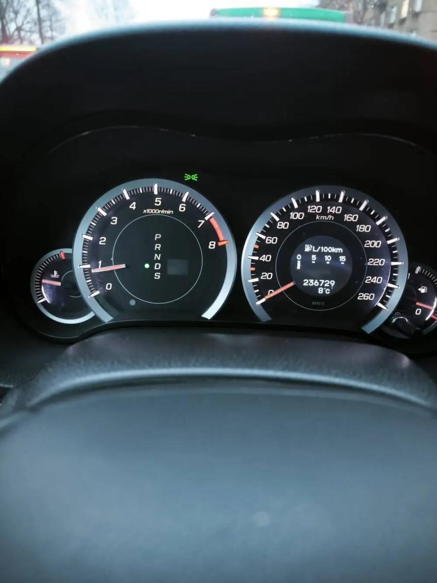 Grey Honda Accord 2011 in Riga, with an engine capacity of 2.40 L and mileage of 237 thousand km for 3500 €, photo 27 on AUTOMOTO.COM.LV