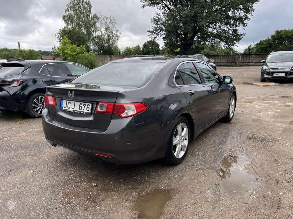 Pelēks Honda Accord 2011 Kauņa, ar dzinēja tilpumu 2.20 L un nobraukumu 287 tūkst. km par 2300 €, foto 3 vietnē AUTOMOTO.COM.LV