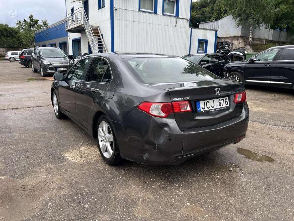 Pelēks Honda Accord 2011 Kauņa, ar dzinēja tilpumu 2.20 L un nobraukumu 287 tūkst. km par 2300 €, foto 4 vietnē AUTOMOTO.COM.LV