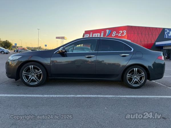 Pelēks Honda Accord 2011 Tallina, ar dzinēja tilpumu 2.00 L un nobraukumu 234 tūkst. km par 4900 €, foto 7 vietnē AUTOMOTO.COM.LV