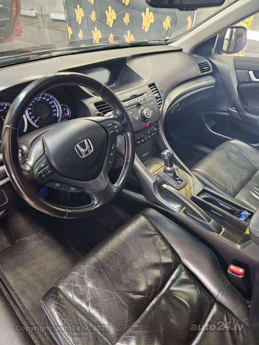 Grey Honda Accord 2011 in Tartu, with an engine capacity of 2.40 L and mileage of 213 thousand km for 7000 €, photo 7 on AUTOMOTO.COM.LV