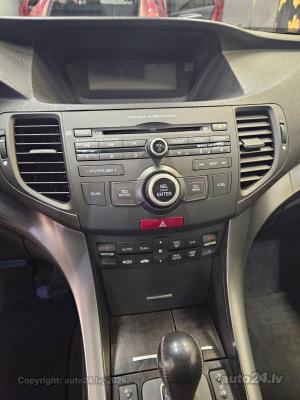 Grey Honda Accord 2011 in Tartu, with an engine capacity of 2.40 L and mileage of 213 thousand km for 7000 €, photo 8 on AUTOMOTO.COM.LV