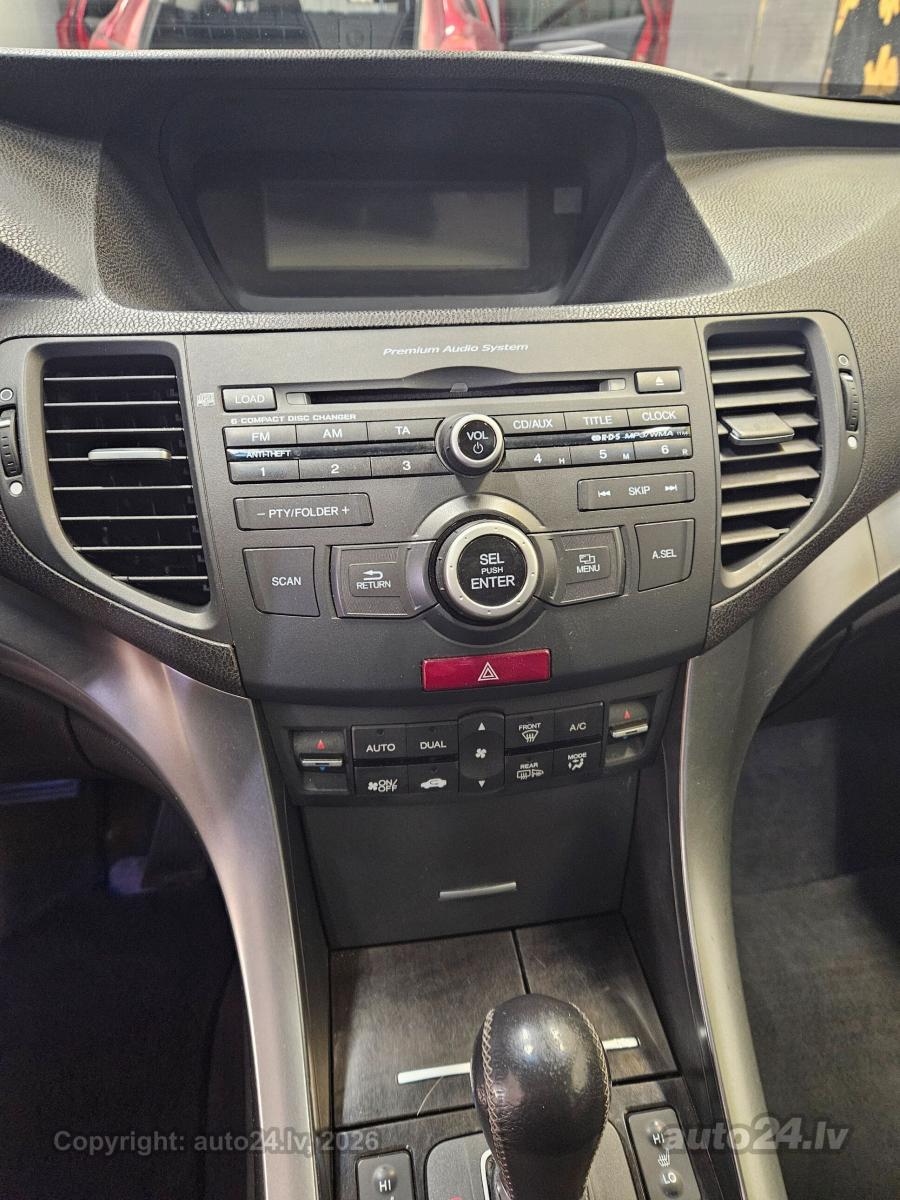 Grey Honda Accord 2011 in Tartu, with an engine capacity of 2.40 L and mileage of 213 thousand km for 7000 €, photo 8 on AUTOMOTO.COM.LV