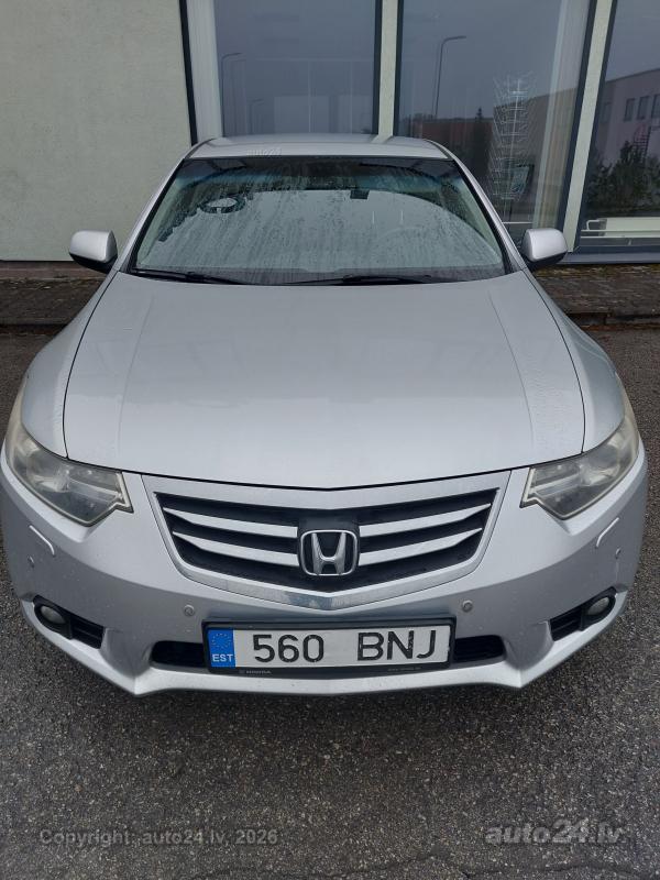 Grey Honda Accord 2012 in Tallinn, with an engine capacity of 2.00 L and mileage of 234 thousand km for 5000 €, photo 1 on AUTOMOTO.COM.LV