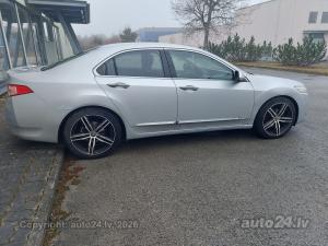 Grey Honda Accord 2012 in Tallinn, with an engine capacity of 2.00 L and mileage of 234 thousand km for 5000 €, photo 4 on AUTOMOTO.COM.LV