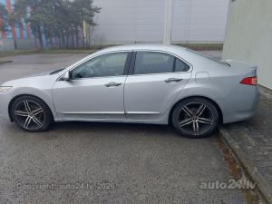 Grey Honda Accord 2012 in Tallinn, with an engine capacity of 2.00 L and mileage of 234 thousand km for 5000 €, photo 5 on AUTOMOTO.COM.LV