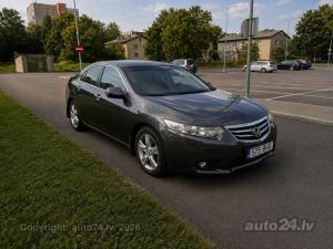 Pelēks Honda Accord 2012 Narva, ar dzinēja tilpumu 2.40 L un nobraukumu 317 tūkst. km par 2800 €, foto 4 vietnē AUTOMOTO.COM.LV