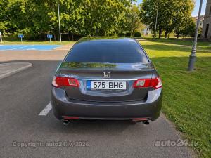 Pelēks Honda Accord 2012 Narva, ar dzinēja tilpumu 2.40 L un nobraukumu 317 tūkst. km par 2800 €, foto 5 vietnē AUTOMOTO.COM.LV