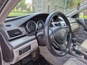 Pelēks Honda Accord 2012 Narva, ar dzinēja tilpumu 2.40 L un nobraukumu 317 tūkst. km par 2800 €, foto 10 vietnē AUTOMOTO.COM.LV