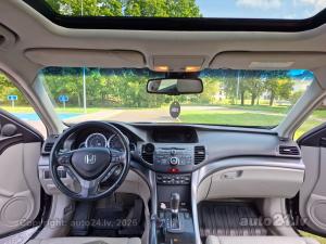 Pelēks Honda Accord 2012 Narva, ar dzinēja tilpumu 2.40 L un nobraukumu 317 tūkst. km par 2800 €, foto 12 vietnē AUTOMOTO.COM.LV