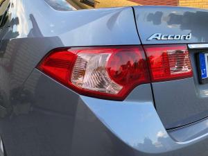 Pelēks Honda Accord 2012 Šauļi, ar dzinēja tilpumu 2.20 L un nobraukumu 279 tūkst. km par 6200 €, foto 10 vietnē AUTOMOTO.COM.LV