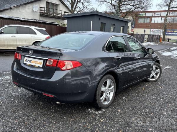 Pelēks Honda Accord 2013 Rīga, ar dzinēja tilpumu 2.20 L un nobraukumu 254 tūkst. km par 5950 €, foto 4 vietnē AUTOMOTO.COM.LV
