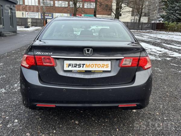 Pelēks Honda Accord 2013 Rīga, ar dzinēja tilpumu 2.20 L un nobraukumu 254 tūkst. km par 5950 €, foto 6 vietnē AUTOMOTO.COM.LV
