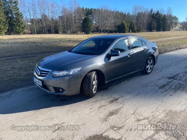 Pelēks Honda Accord 2013 Tallina, ar dzinēja tilpumu 2.00 L un nobraukumu 161 tūkst. km par 4499 €, foto 6 vietnē AUTOMOTO.COM.LV
