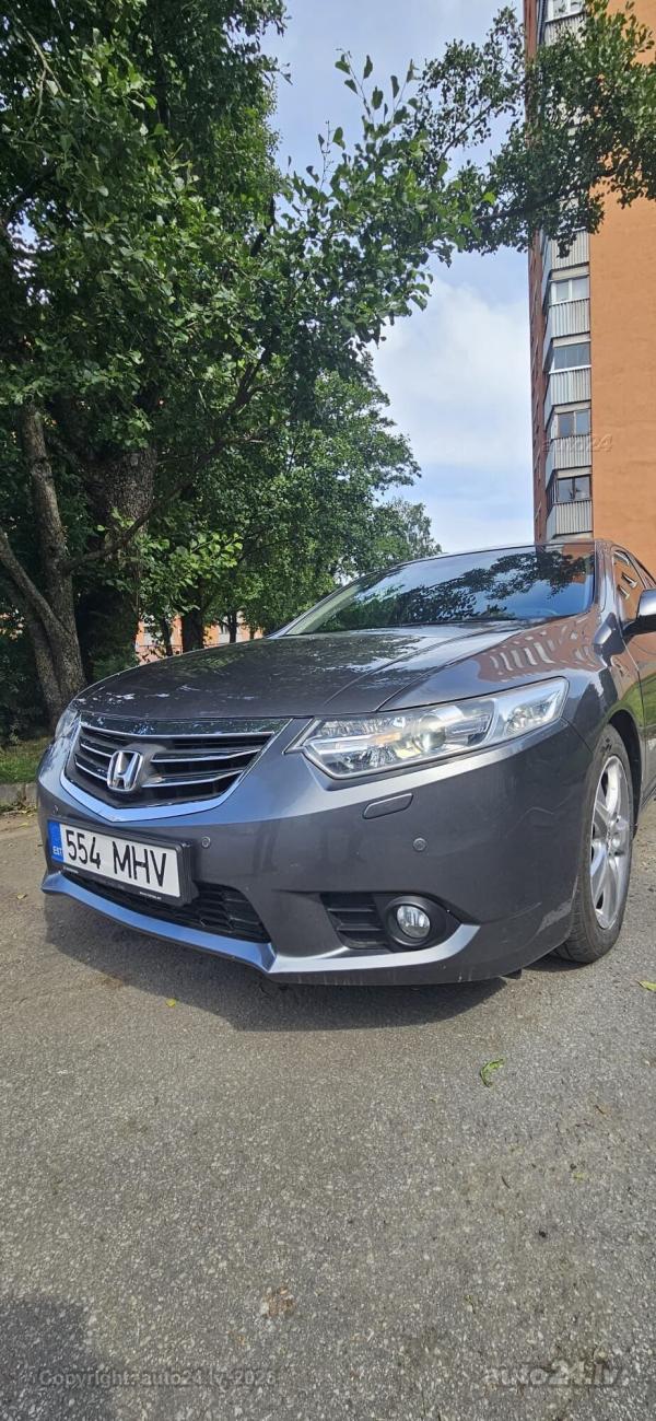 Grey Honda Accord 2013 in Tallinn, with an engine capacity of 2.00 L and mileage of 142 thousand km for 7500 €, photo 2 on AUTOMOTO.COM.LV