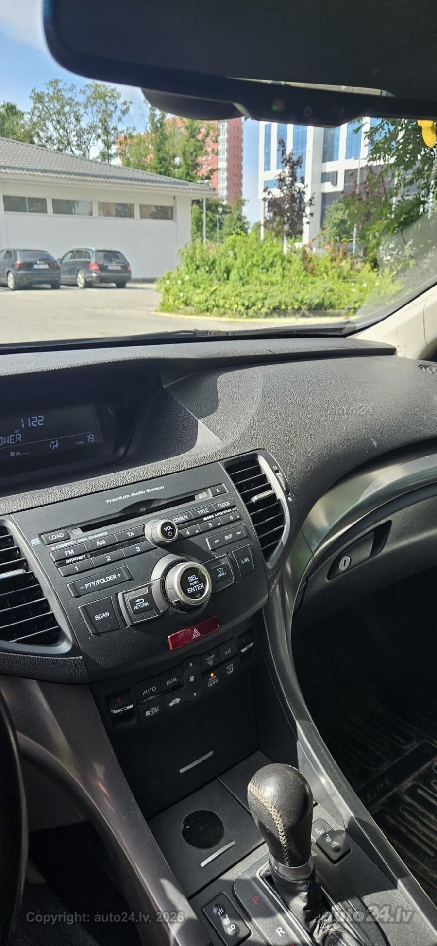Grey Honda Accord 2013 in Tallinn, with an engine capacity of 2.00 L and mileage of 142 thousand km for 7500 €, photo 11 on AUTOMOTO.COM.LV