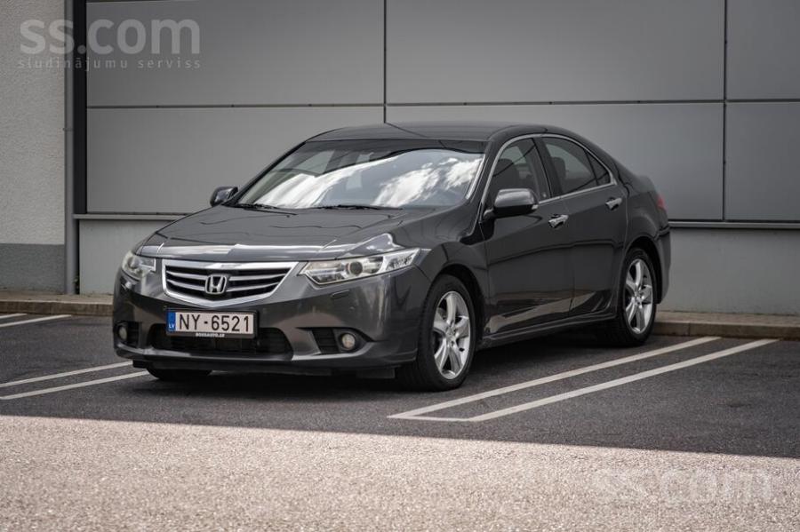 Pelēks Honda Accord 2013 Rīga, ar dzinēja tilpumu 2.20 L un nobraukumu 254 tūkst. km par 4990 €, foto 1 vietnē AUTOMOTO.COM.LV