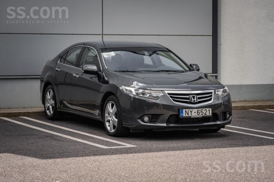Pelēks Honda Accord 2013 Rīga, ar dzinēja tilpumu 2.20 L un nobraukumu 254 tūkst. km par 4990 €, foto 4 vietnē AUTOMOTO.COM.LV