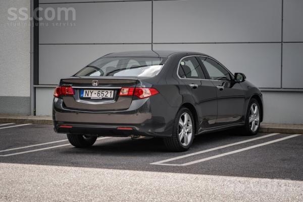 Grey Honda Accord 2013 in Riga, with an engine capacity of 2.20 L and mileage of 254 thousand km for 4990 €, photo 4 on AUTOMOTO.COM.LV