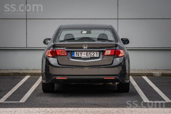 Grey Honda Accord 2013 in Riga, with an engine capacity of 2.20 L and mileage of 254 thousand km for 4990 €, photo 5 on AUTOMOTO.COM.LV