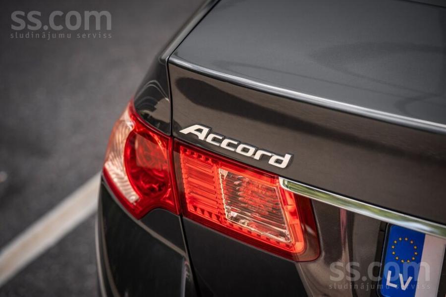 Pelēks Honda Accord 2013 Rīga, ar dzinēja tilpumu 2.20 L un nobraukumu 254 tūkst. km par 4990 €, foto 8 vietnē AUTOMOTO.COM.LV