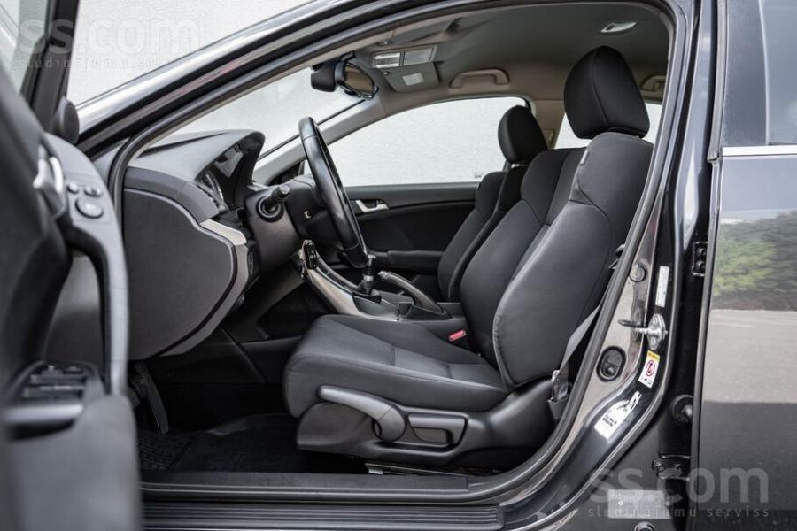 Pelēks Honda Accord 2013 Rīga, ar dzinēja tilpumu 2.20 L un nobraukumu 254 tūkst. km par 4990 €, foto 9 vietnē AUTOMOTO.COM.LV